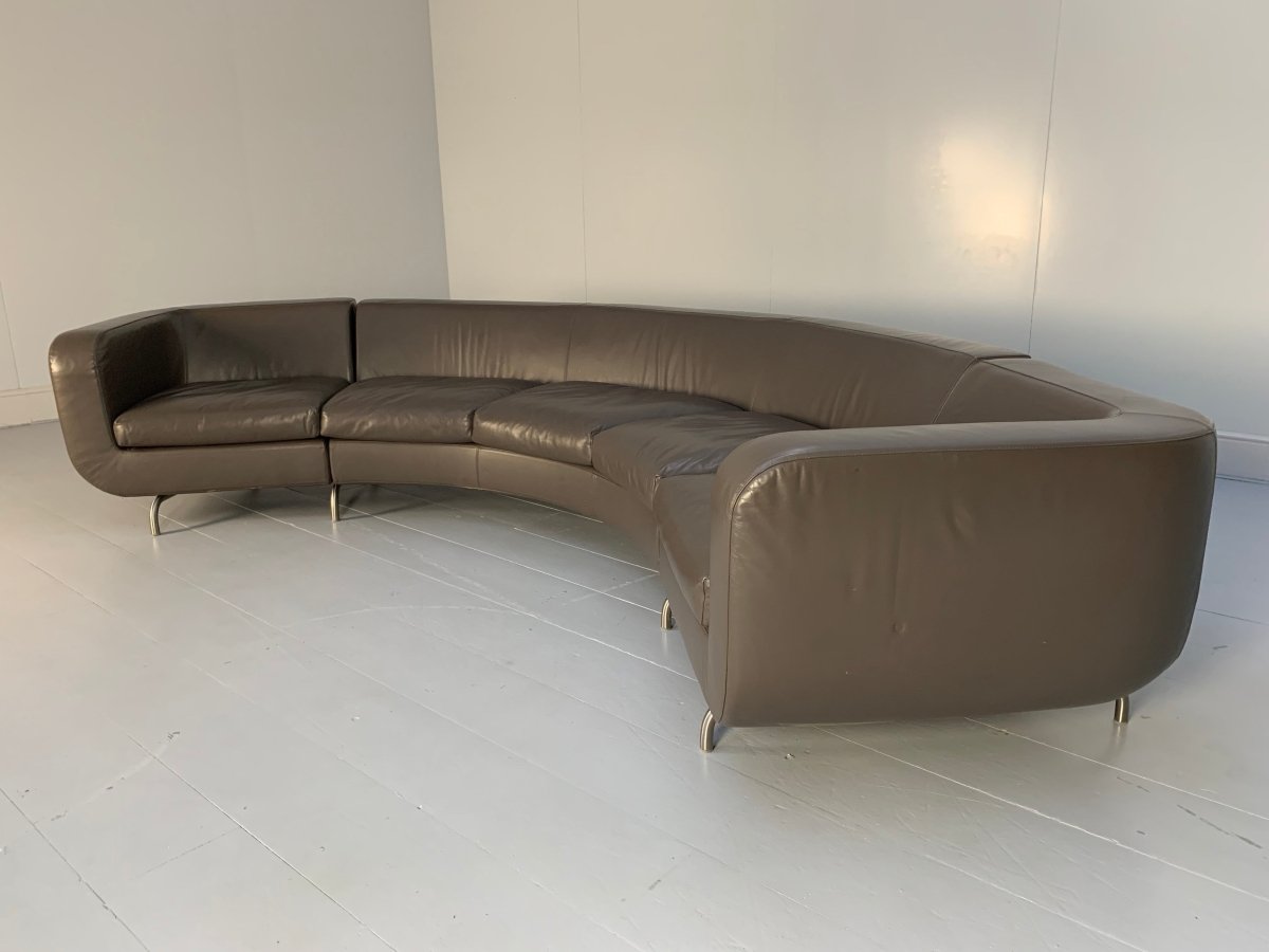Minotti Dubuffet Curved Sofa - in Dark Grey Pelle Leather – REHAUS